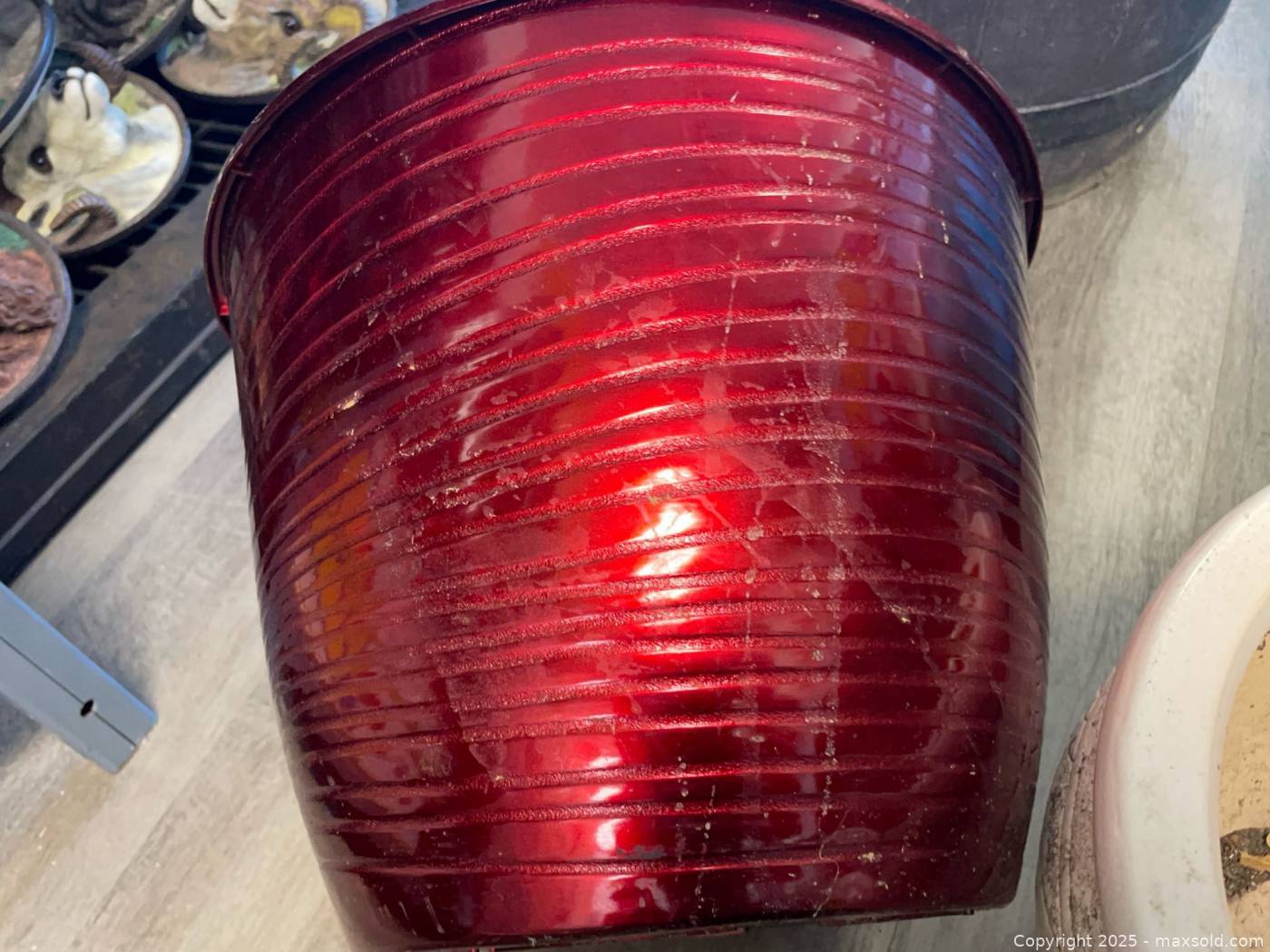 Assorted Plant Pots 7"–20" Diameter | Maxsold