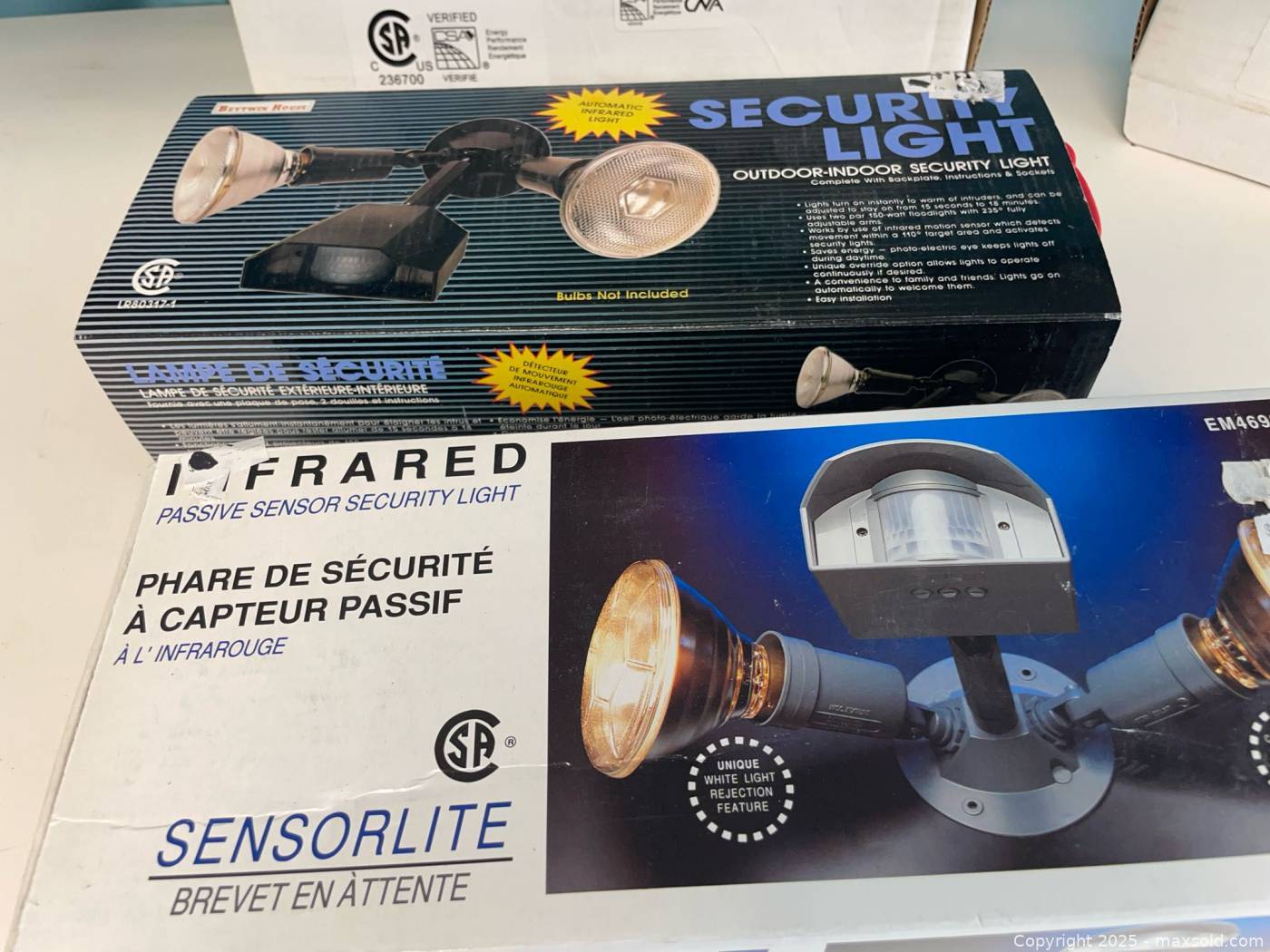 LED security lights, exit signs, T8 tube pack | Maxsold