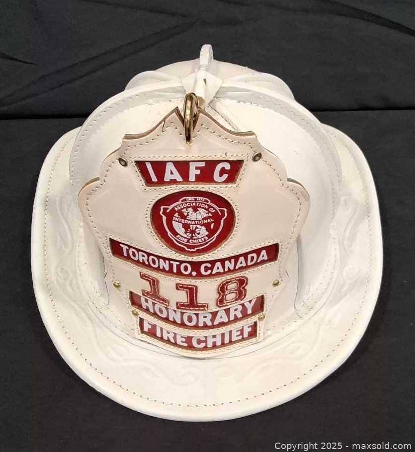 White leather fire chief parade helmet | Maxsold