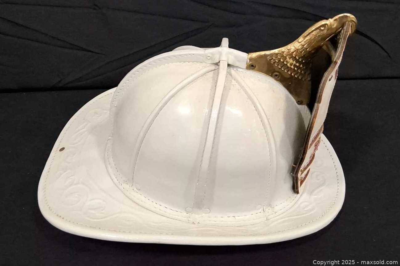 White leather fire chief parade helmet | Maxsold