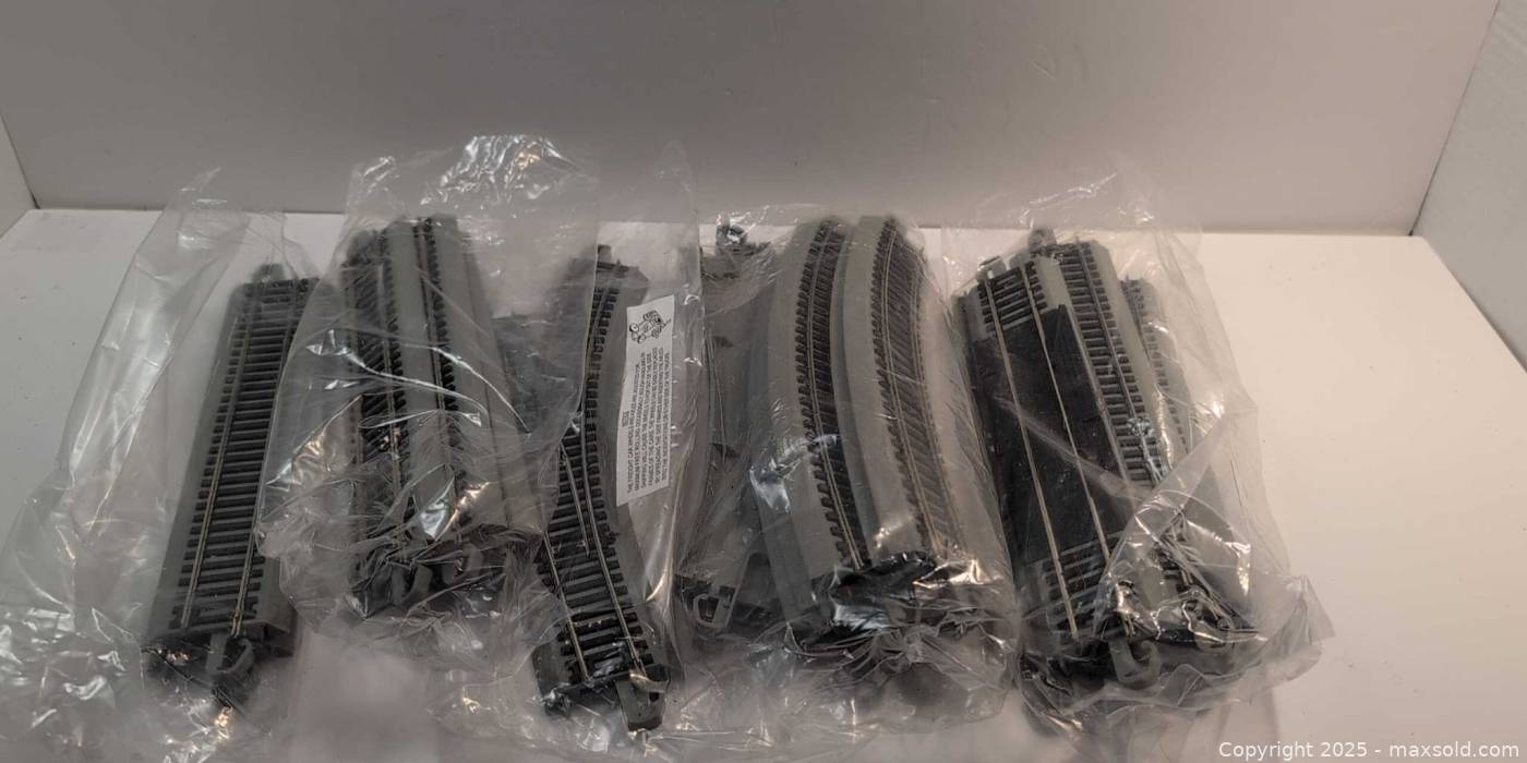 Bachmann EZ Track model railroad sections | Maxsold