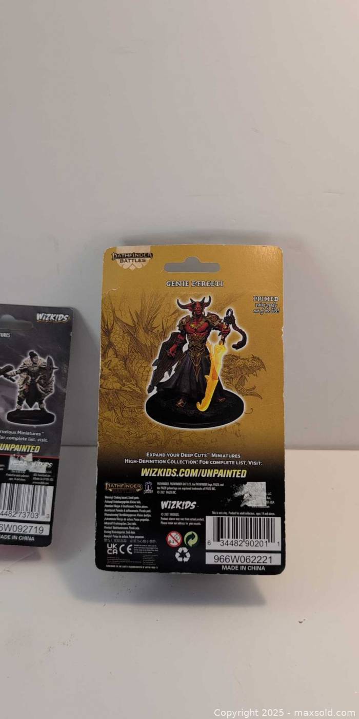 WizKids D&D unpainted miniatures – Half-Orc Barbarian, Genie | Maxsold
