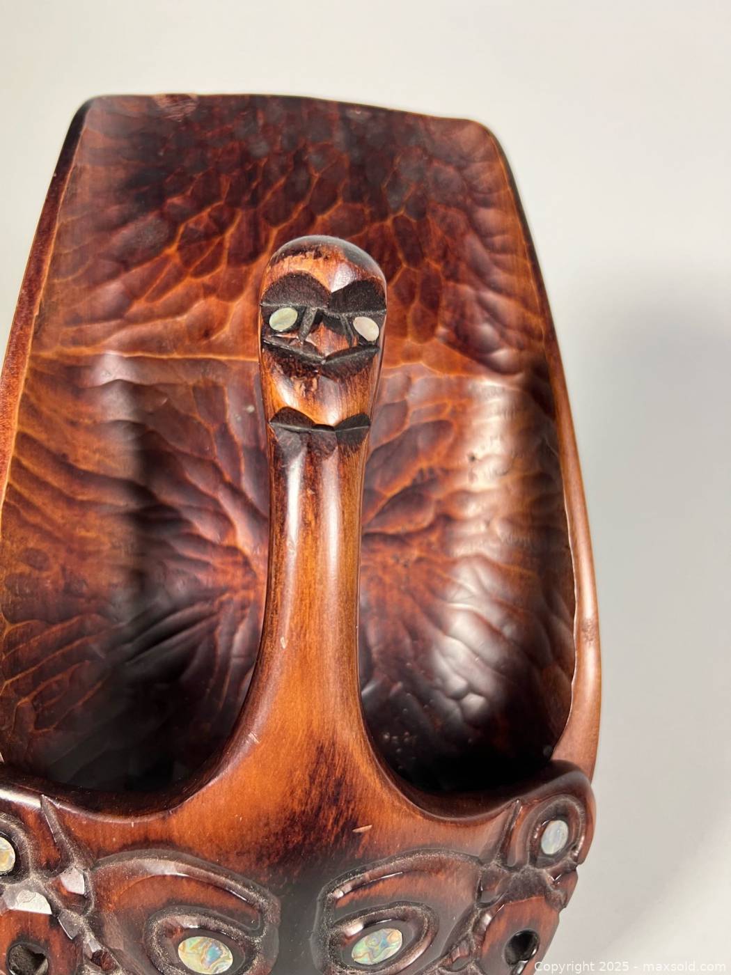 (4) Māori carved wood pieces with paua inlay | Maxsold