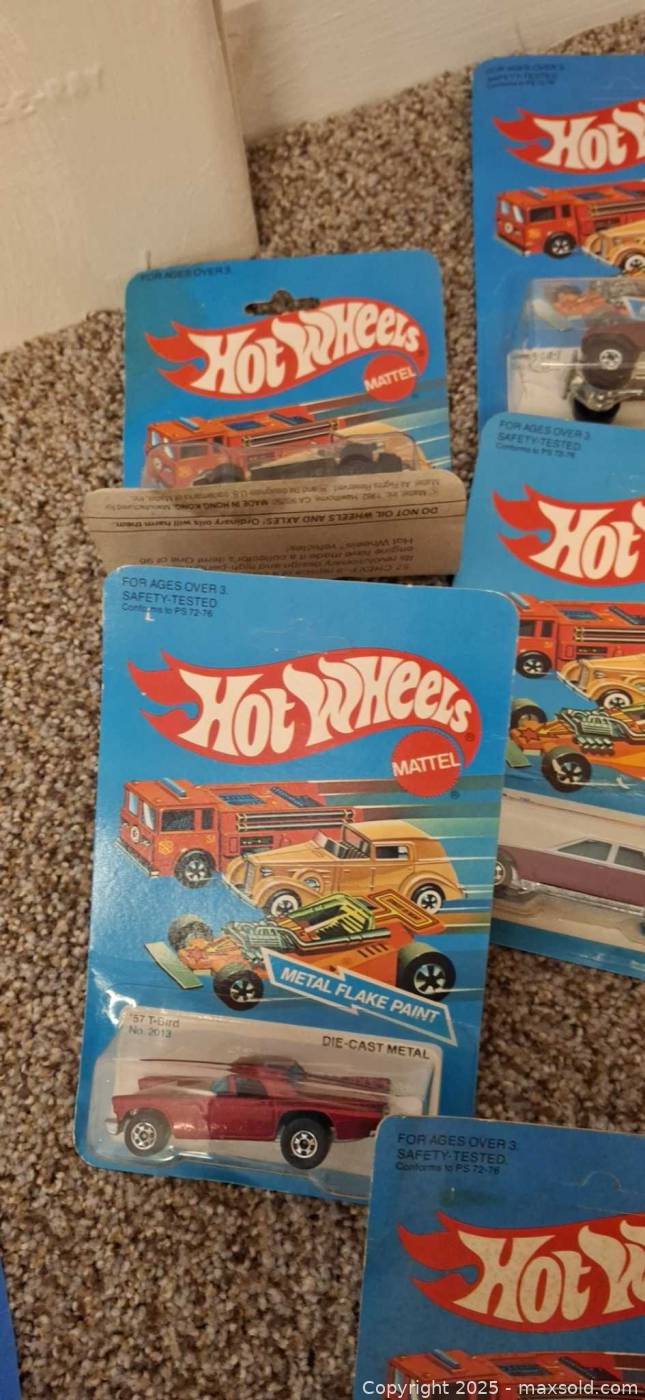Eight sealed vintage Hot Wheels cars | Maxsold