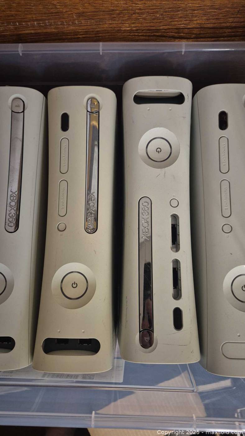 Microsoft Xbox 360 Consoles Lot of 5 | Maxsold
