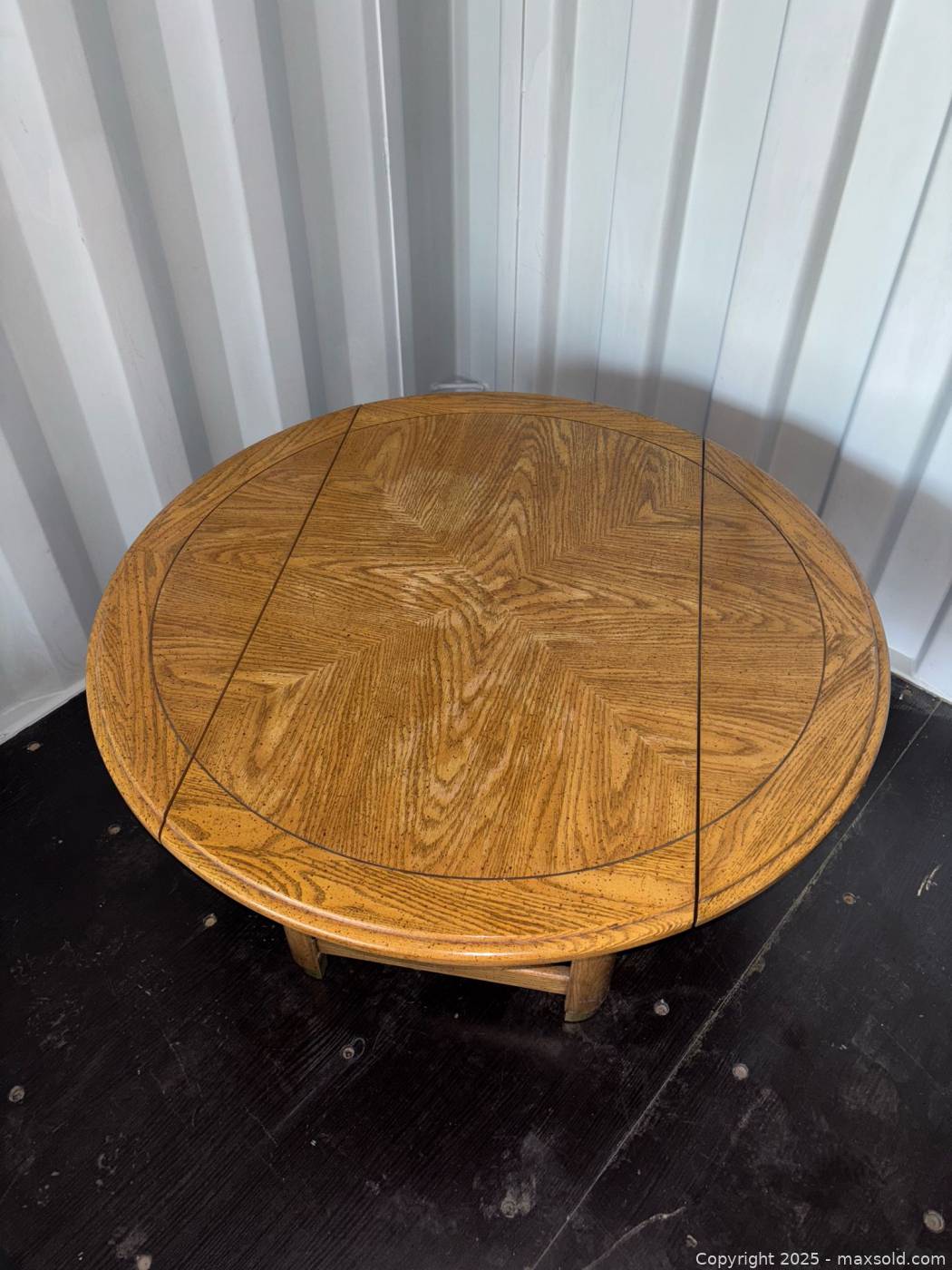 Solid Oak Round Coffee Table | Maxsold