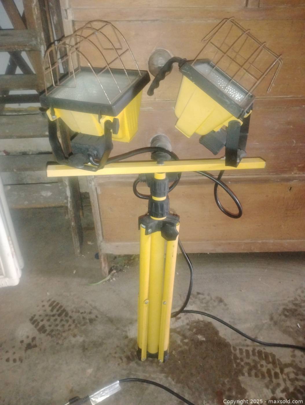 Dual-head Halogen Work Light Tripod Stand | Maxsold