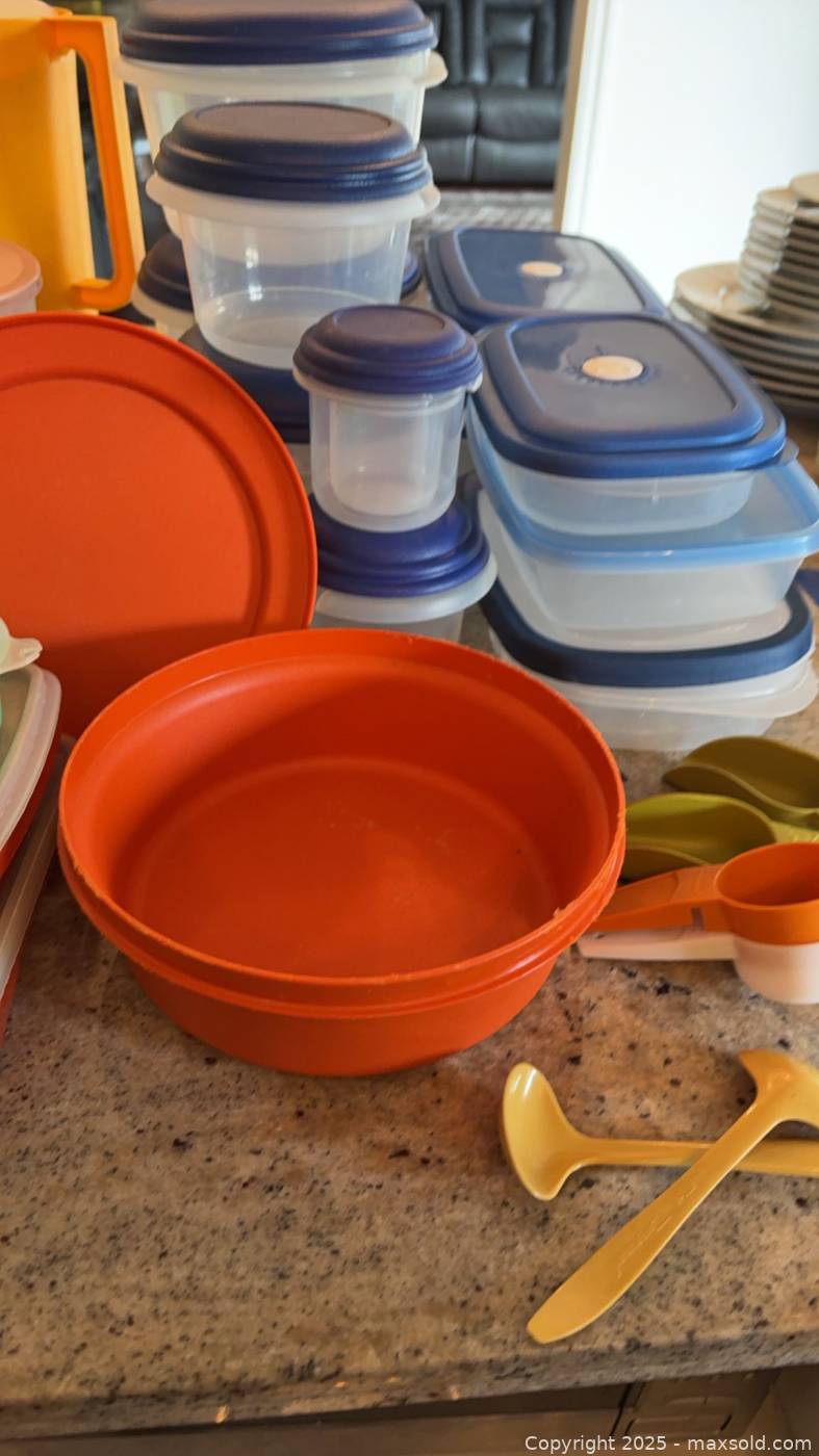 Vintage Tupperware storage containers lot | Maxsold