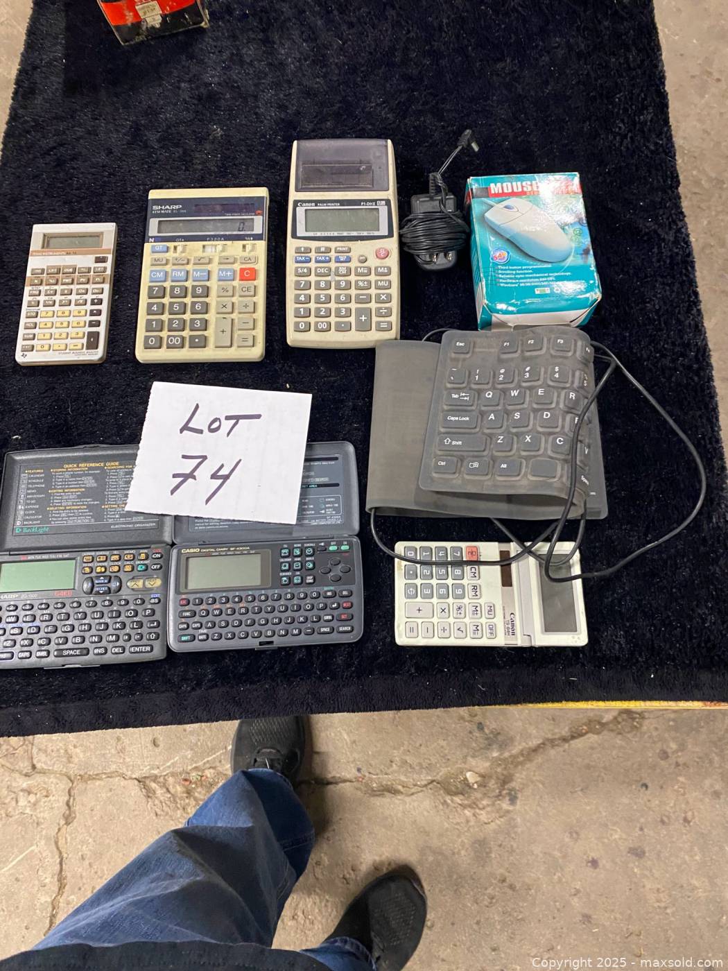Flexible keyboard, 4 calculators, 2 Casio digital diaries, mouse ...