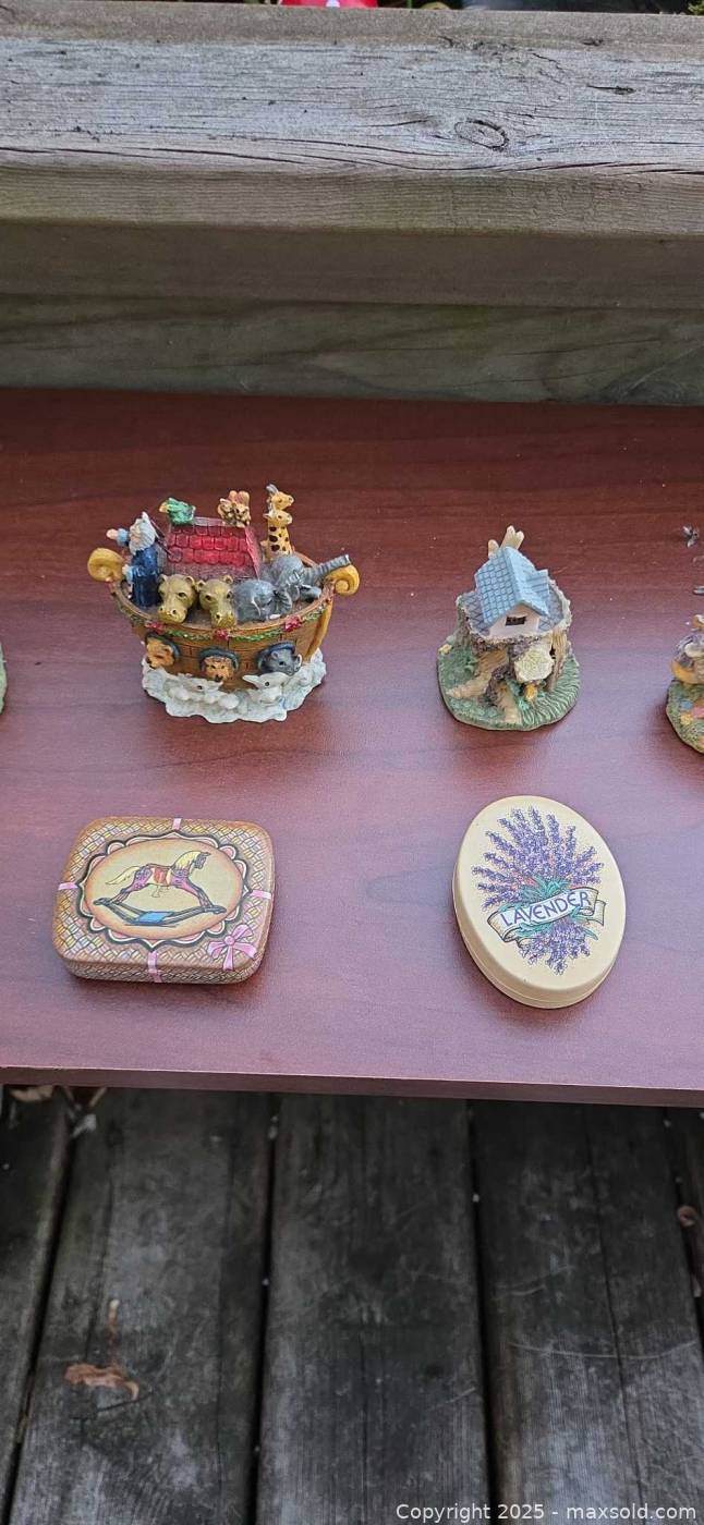 Resin miniatures and metal pill boxes | Maxsold
