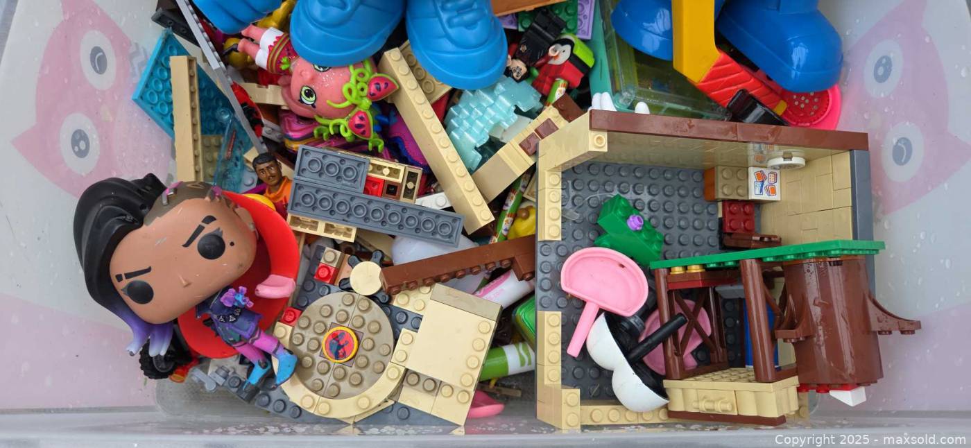 Mr. Potato Head figures, Funko Pop and loose LEGO bricks | Maxsold