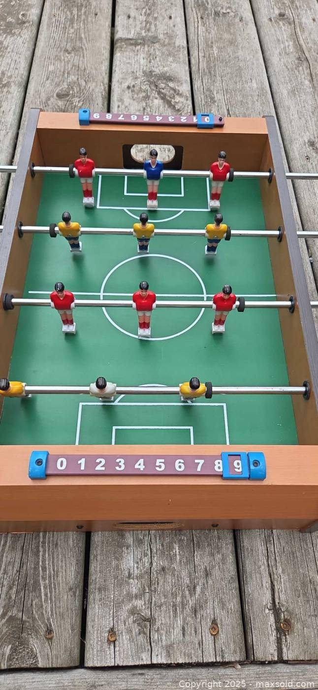 Tabletop Foosball Game 8-Rod | Maxsold