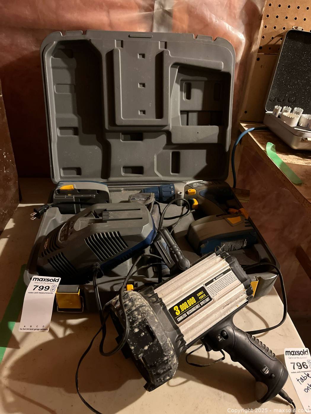 Mastercraft Maximum 18V cordless drill set with rechargeable spotlight ...