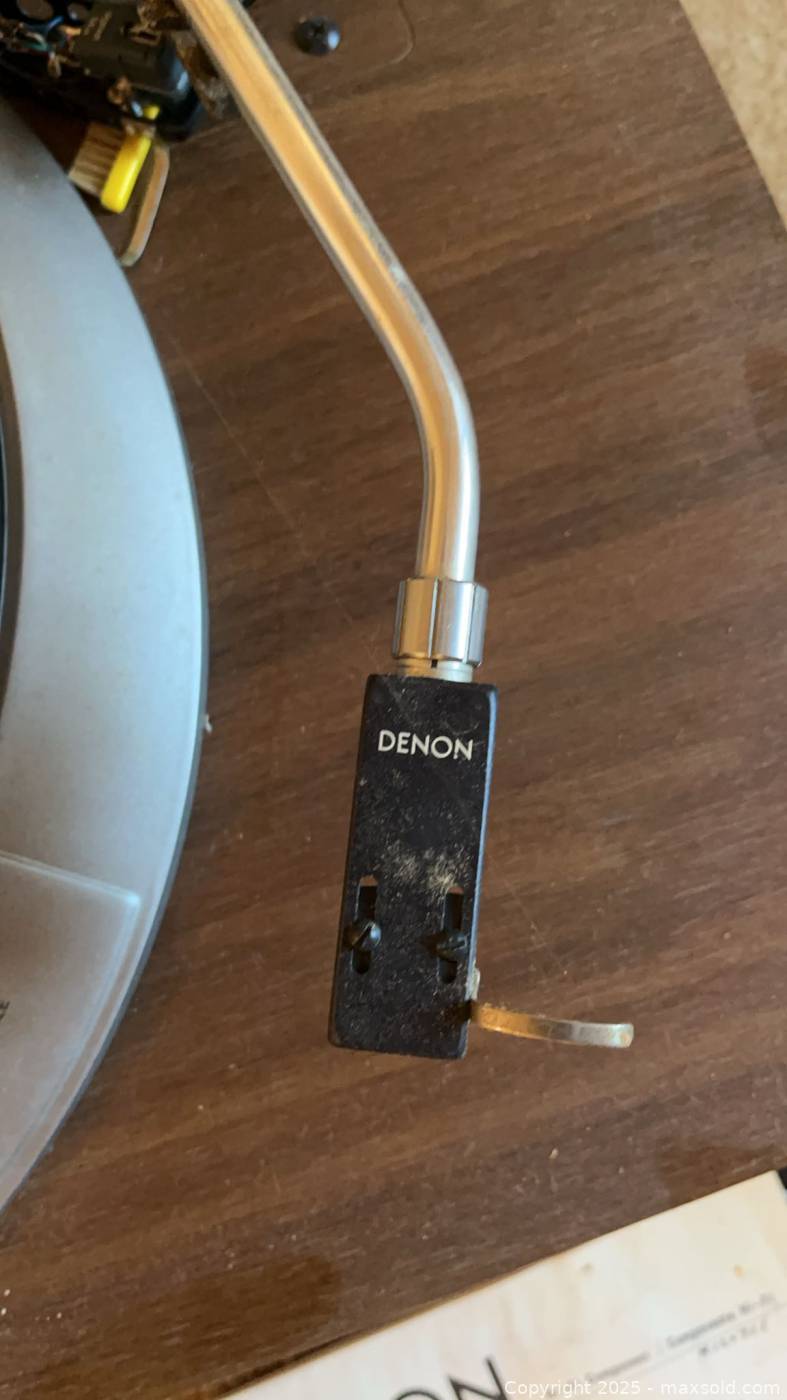 Denon DP-2000 turntable with discwasher | Maxsold
