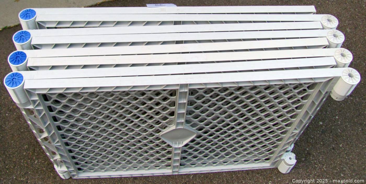 8 plastic pressure-mounted safety gate panels | Maxsold