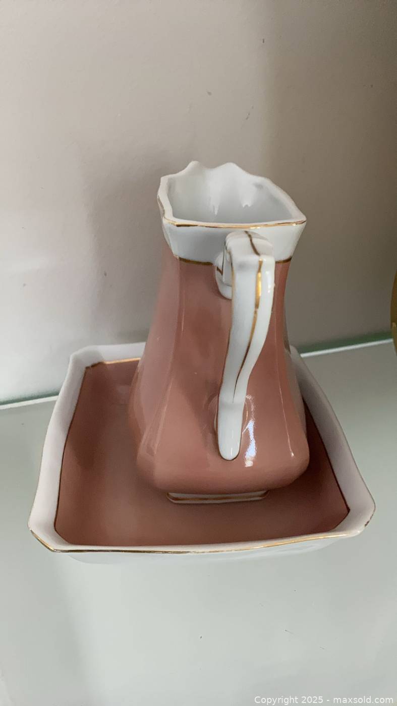 Vintage Giftcraft Toronto pink pitcher & plate | Maxsold