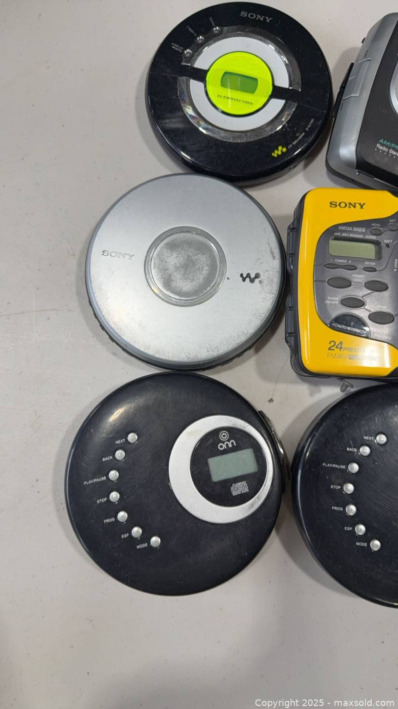Sony Walkman portable CD & cassette players | Maxsold