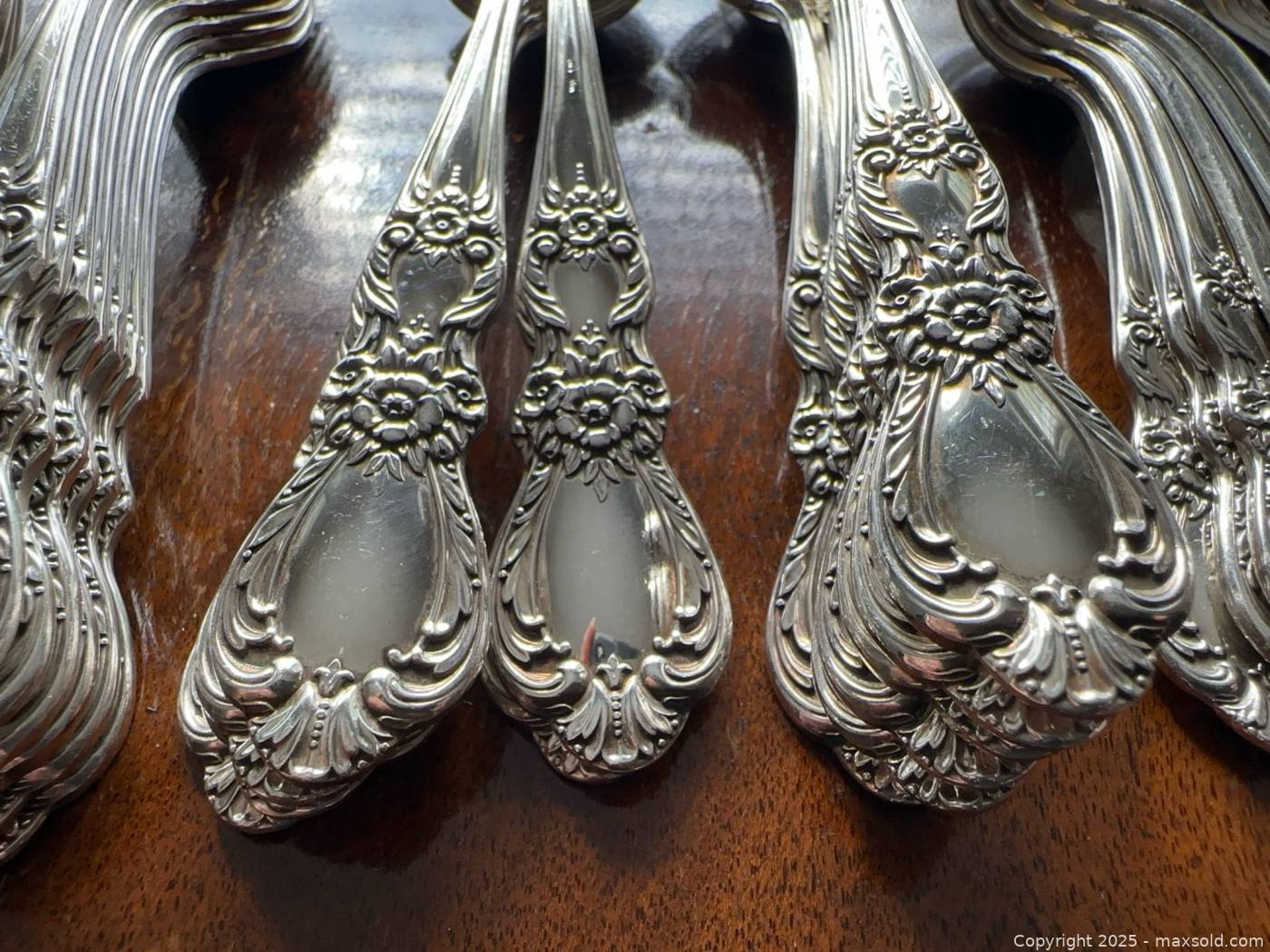 Rogers Bros Heritage silverplate luncheon flatware | Maxsold