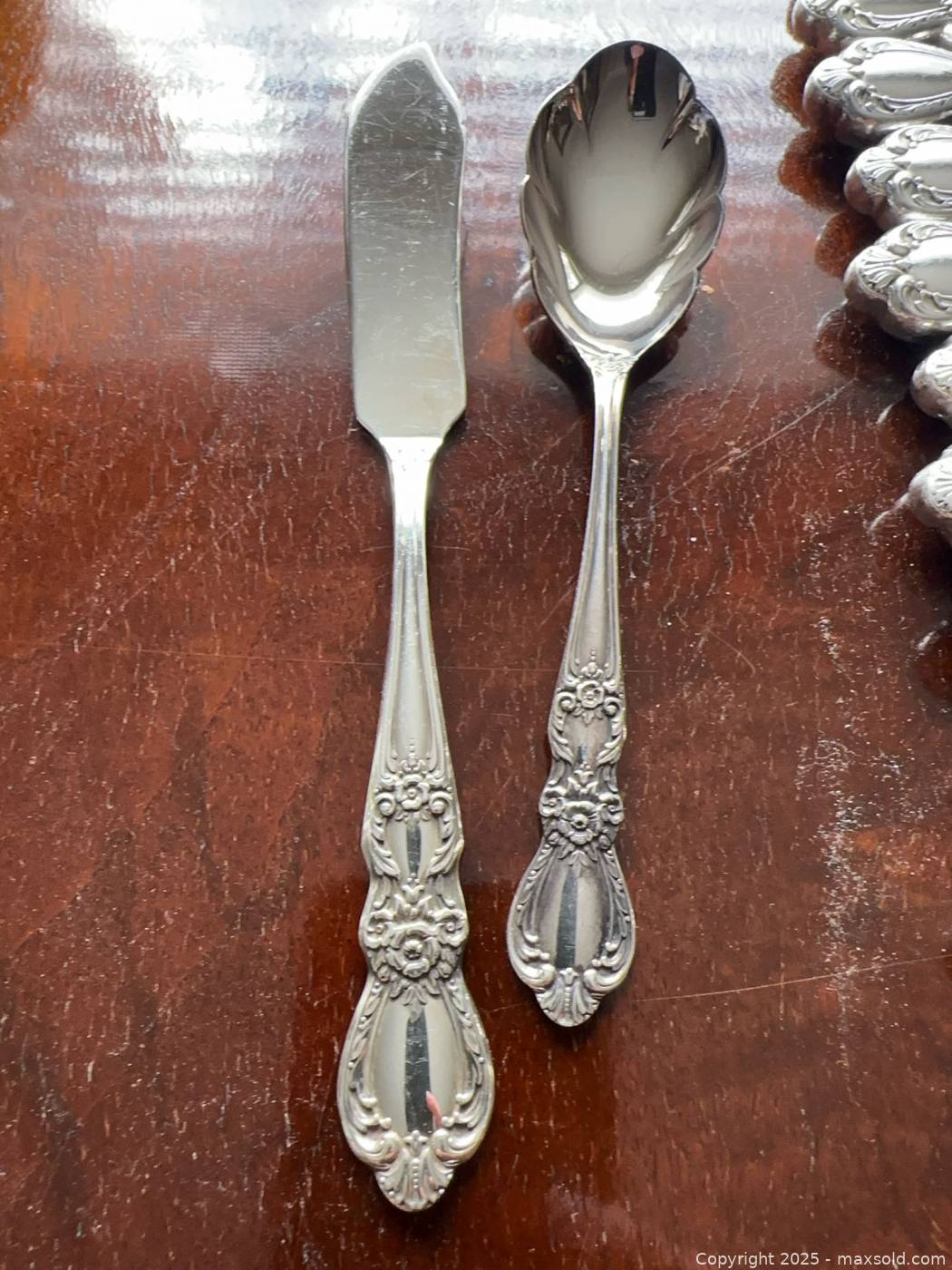 Rogers Bros Heritage silverplate luncheon flatware | Maxsold
