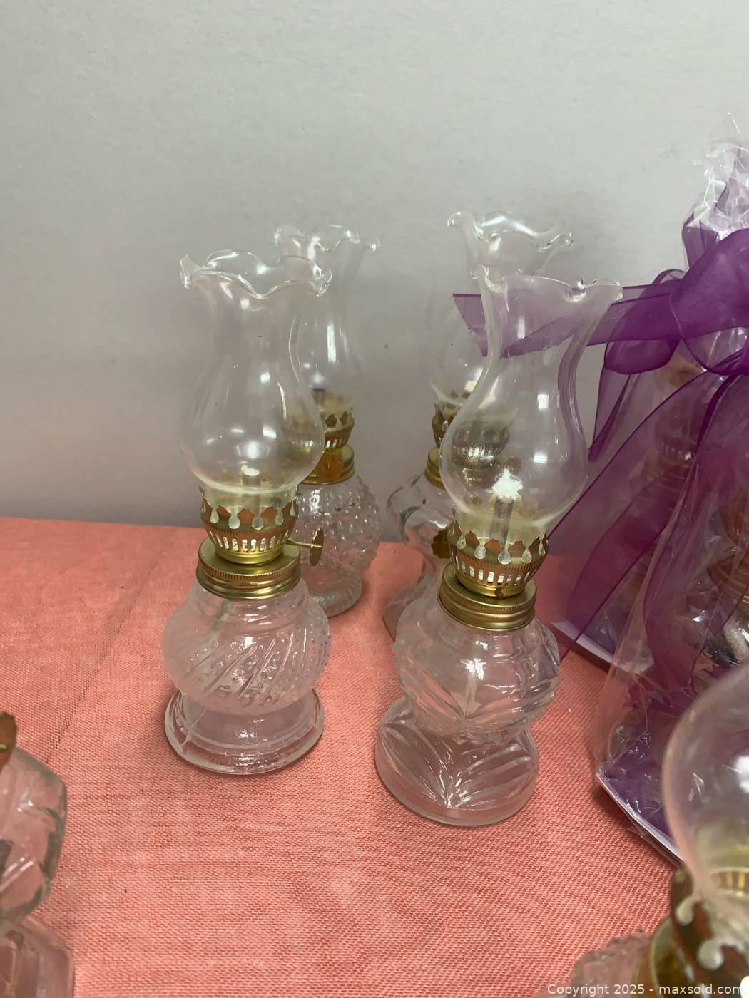Twelve miniature glass oil lamps | Maxsold