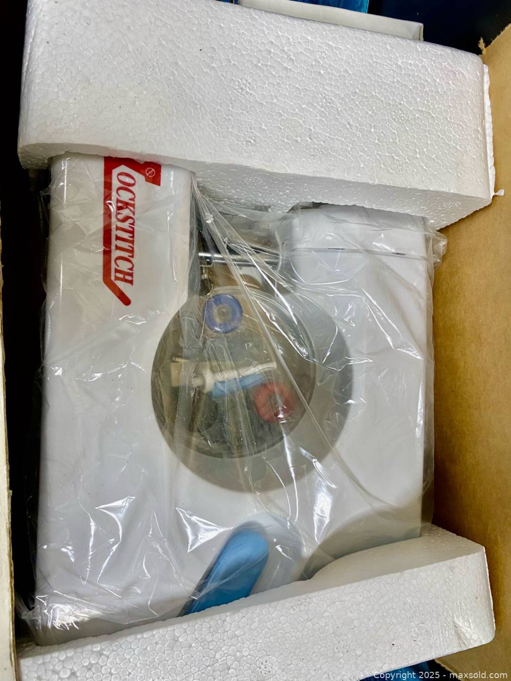 Lockstitch Portable Sewing Machine in Box | Maxsold