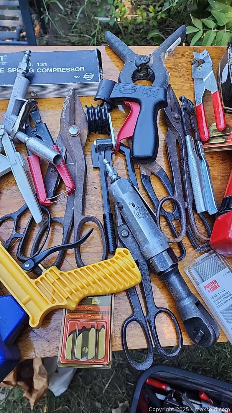 Air tools, valve spring compressor, hand tools | Maxsold