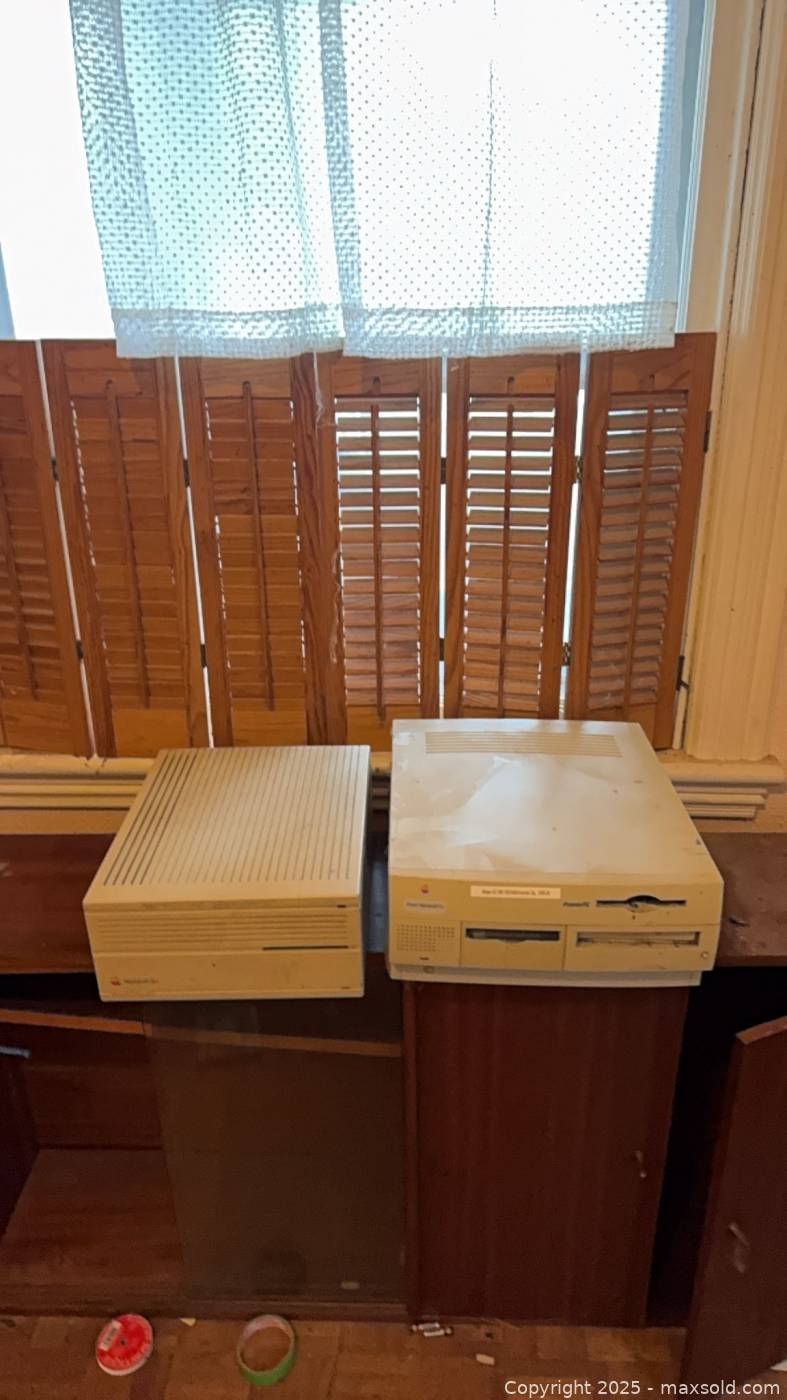 Apple Macintosh IIsi & PowerPC desktop computers | Maxsold