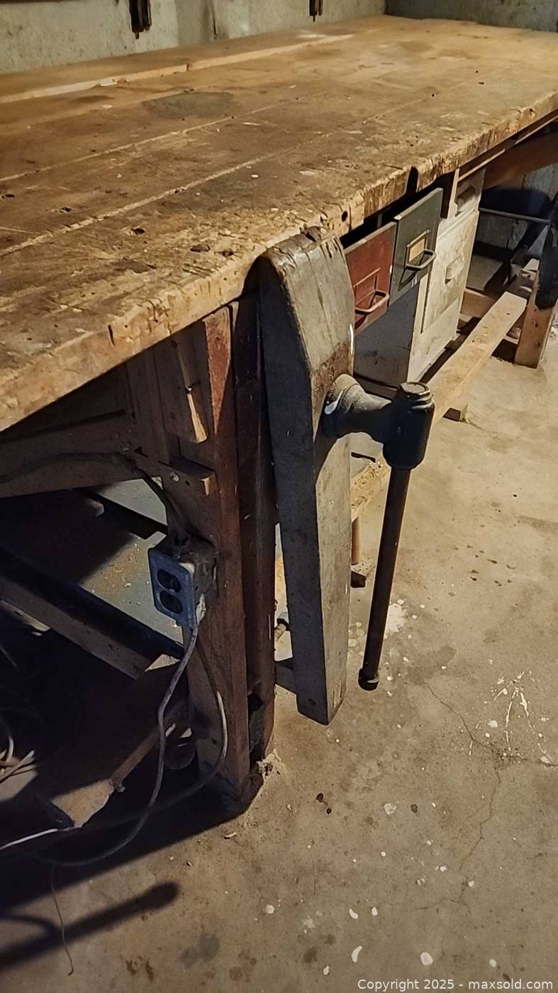 Wood workbench with metal vise 97x36x37 in | Maxsold
