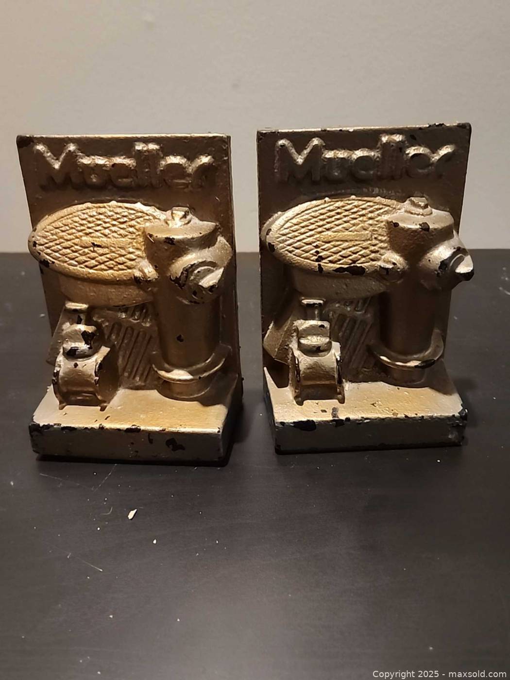 Mueller cast iron fire hydrant bookends pair | Maxsold