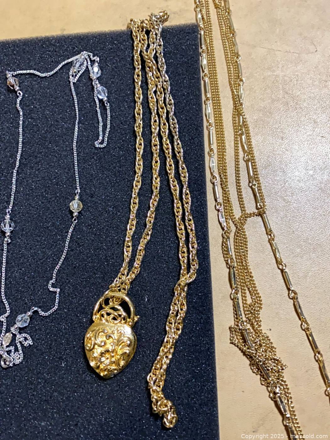 Costume Jewelry Necklaces | Maxsold