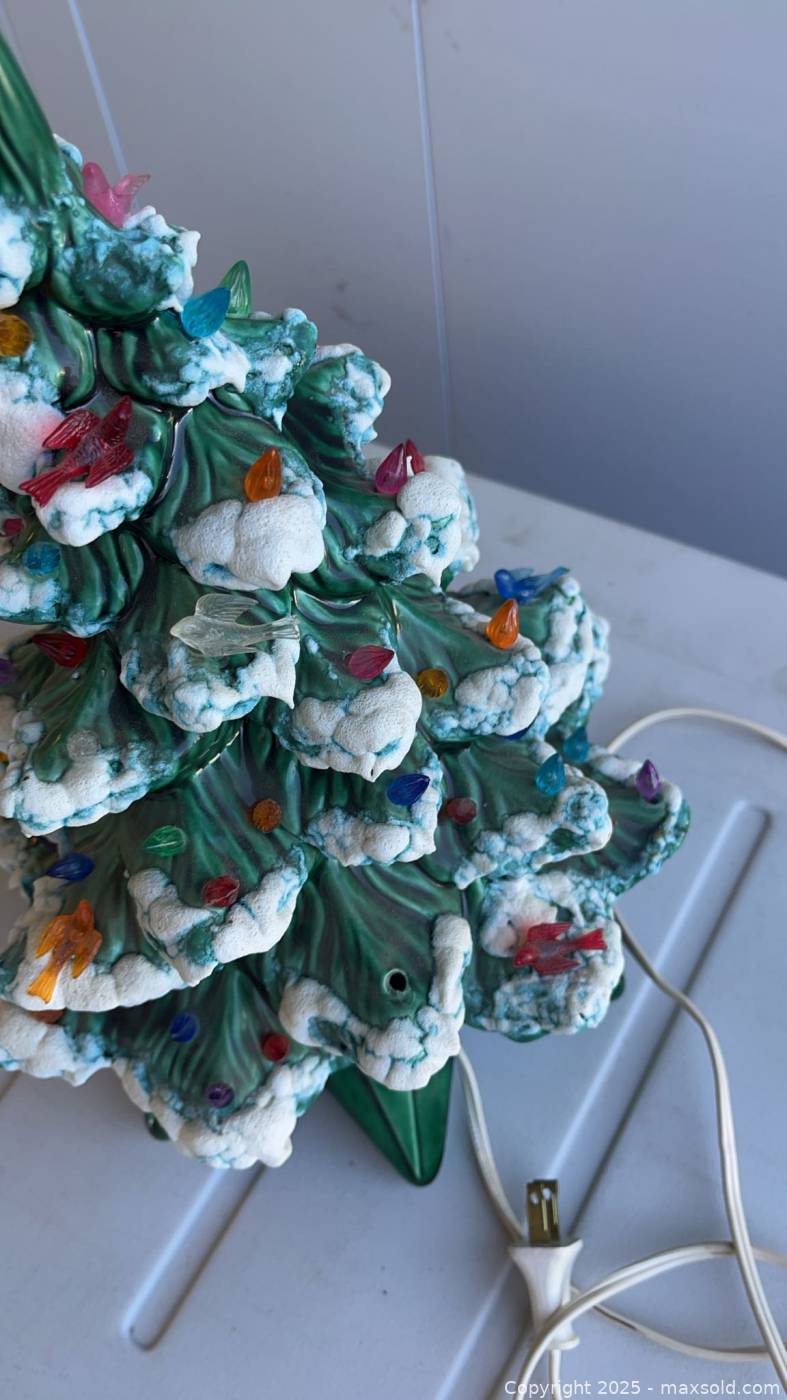 Vintage Atlantic Mold ceramic light-up Christmas tree | Maxsold