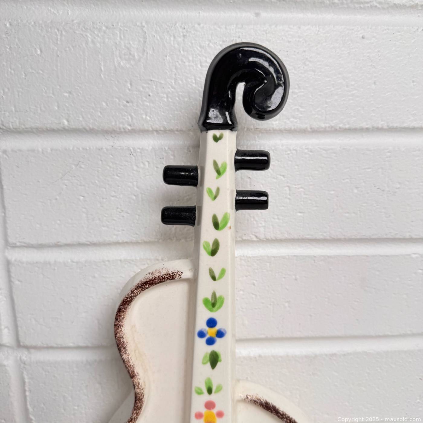 Vintage ceramic violin wall pocket decor 14" | Maxsold