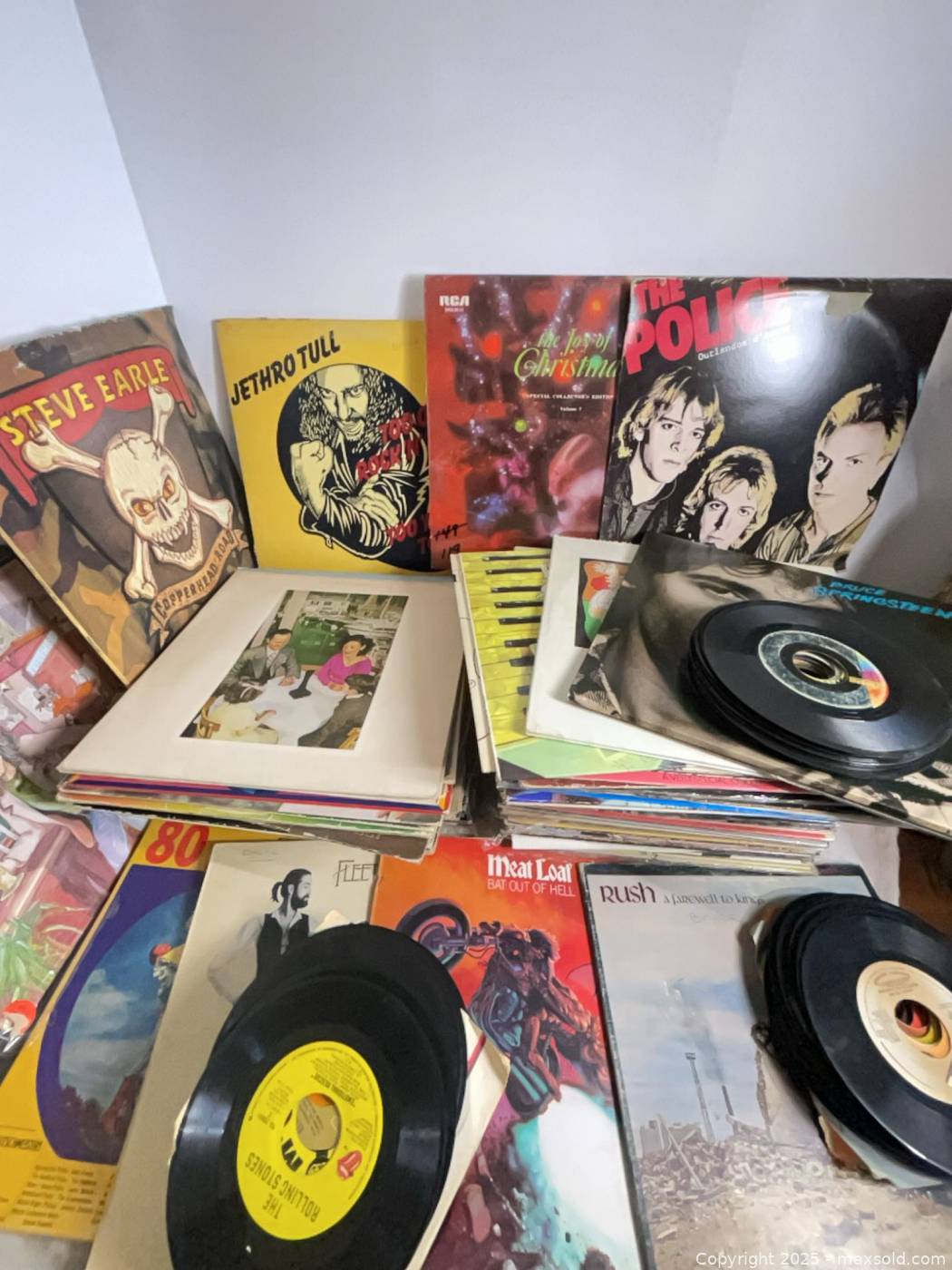 Vinyl record collection 133 LPs and 85 45s | Maxsold
