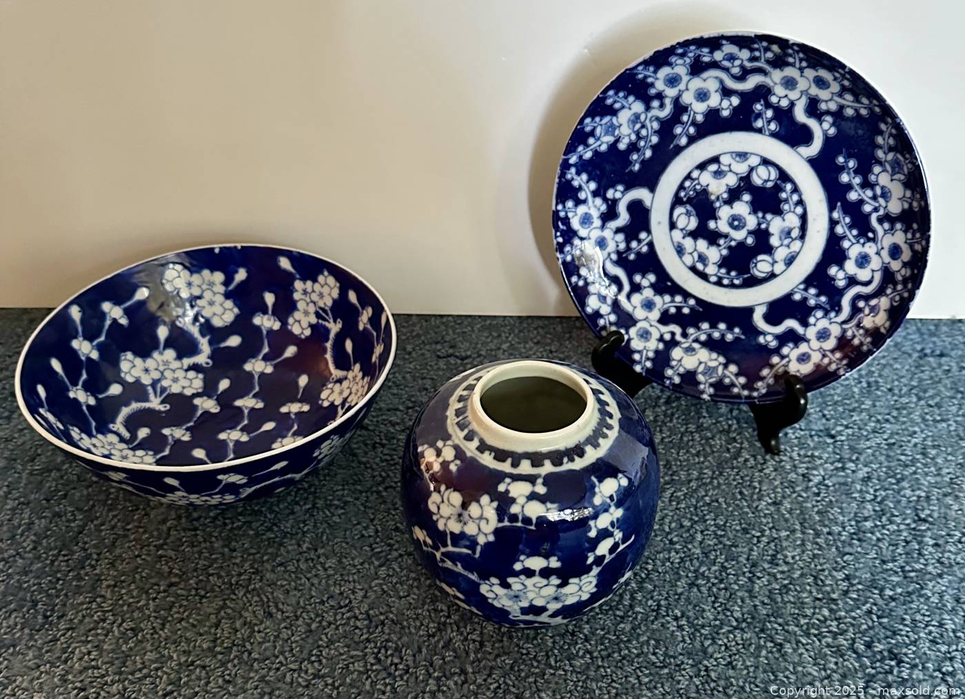 Blue Japanese Porcelain Vase, Bowl, Plate | Maxsold