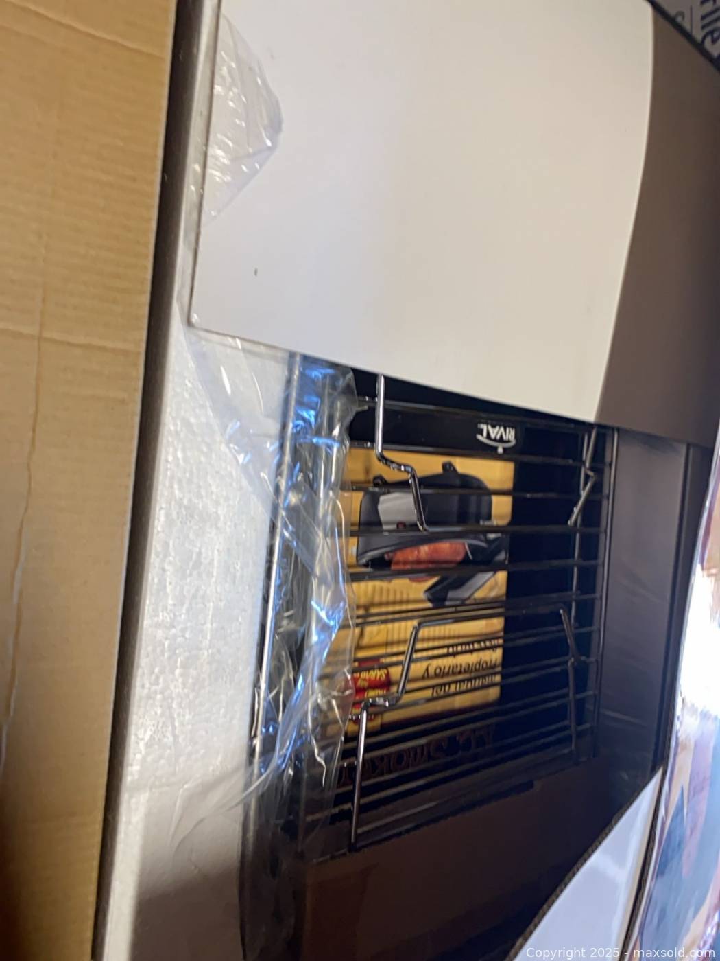 Rival KC Smoker electric outdoor smoker & roaster | Maxsold