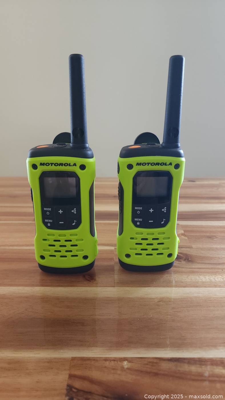 Motorola T600 waterproof two-way radios, pair | Maxsold