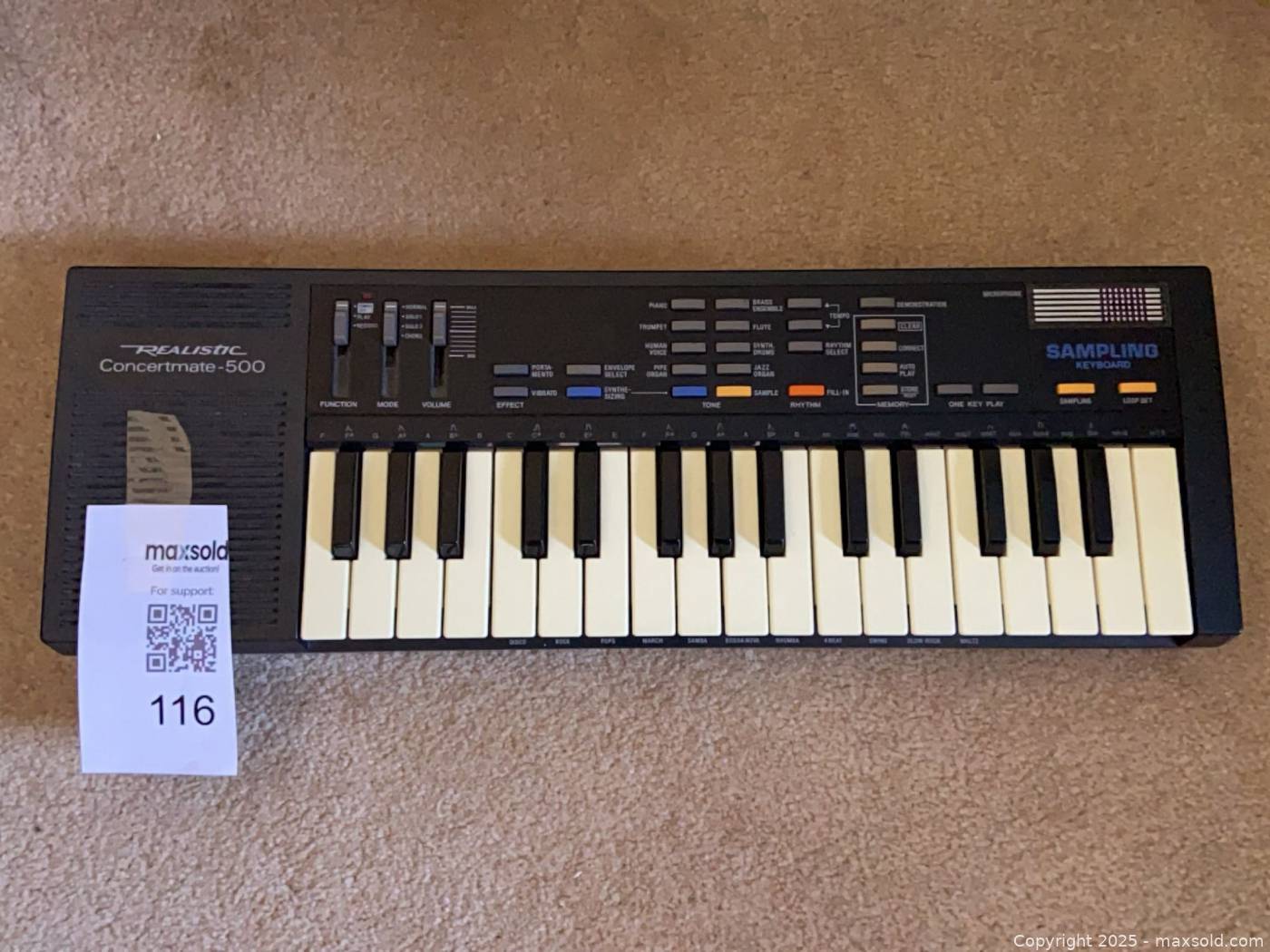 Realistic Concertmate 500 portable sampling keyboard synthesizer | Maxsold