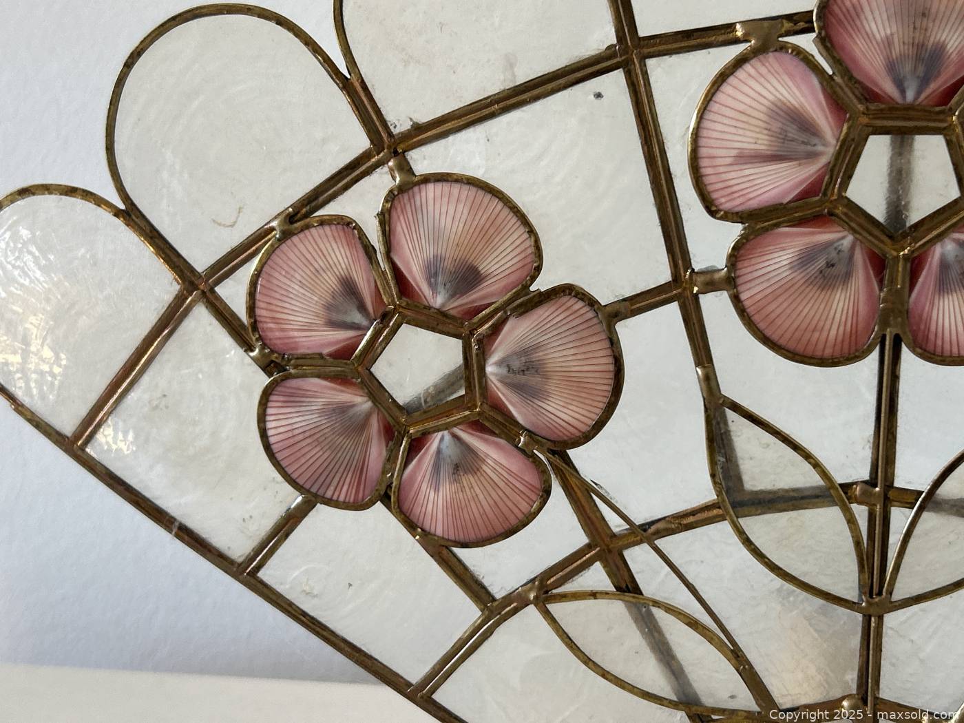 Stained Glass Style Seashell Fan Table Lamp | Maxsold