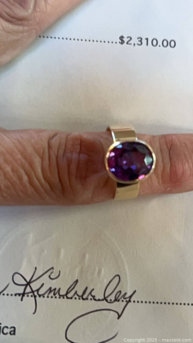 14K yellow gold ring with oval synthetic corundum | Maxsold
