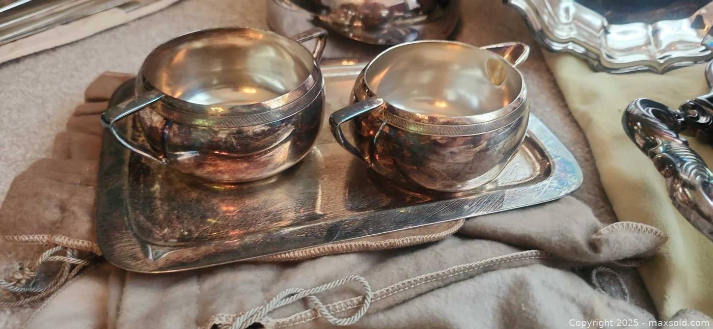 Silver-plated serving ware collection | Maxsold