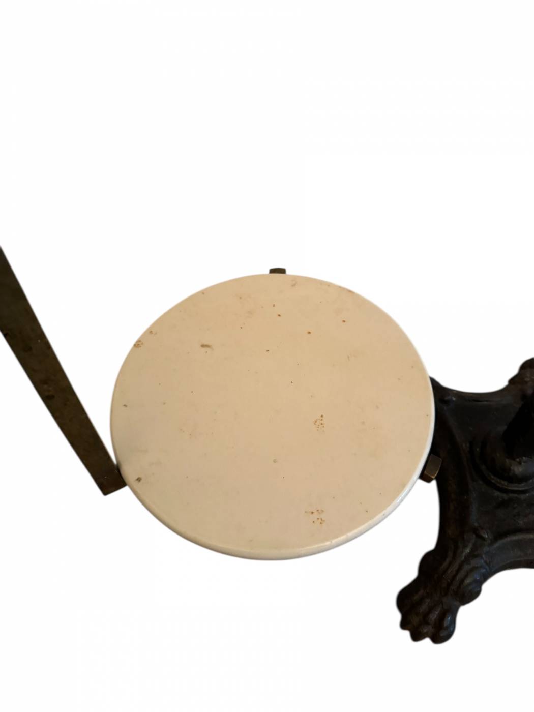 SCWS brass and cast iron balance scale | Maxsold