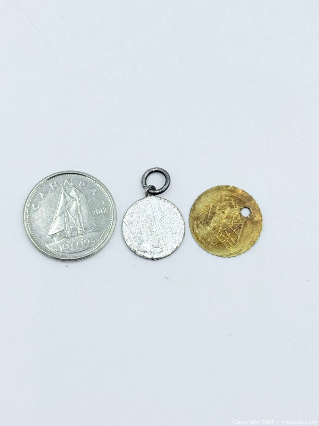 Mini round metal pendants, pair | Maxsold