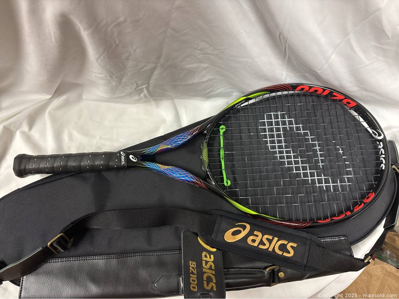 Asics BZ 100 tennis racquet with case | Maxsold