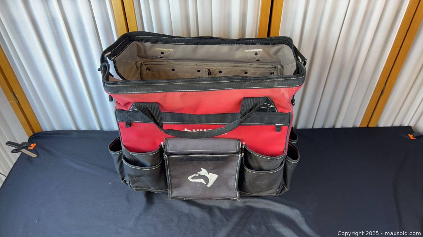 Husky soft-sided zip-top tool tote 18×10×18 in | Maxsold