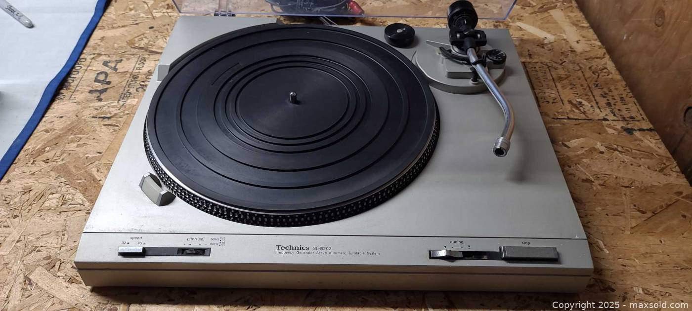 Technics Turntables, 5 Units | Maxsold