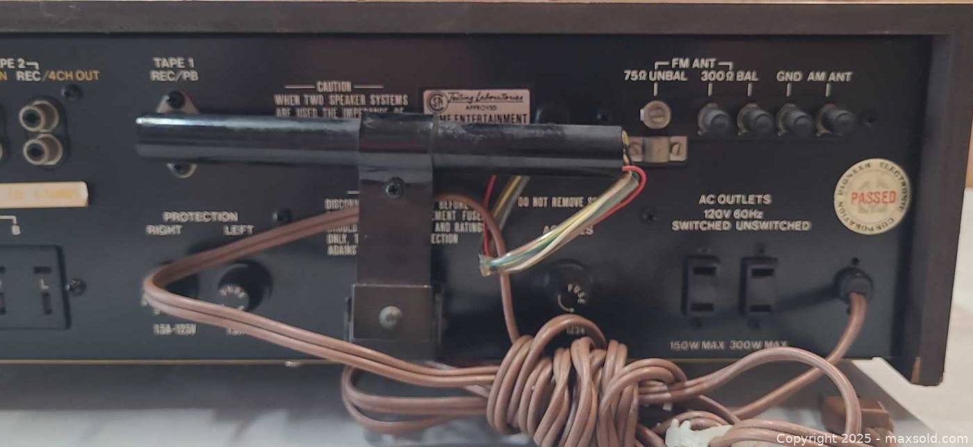 Vintage Pioneer SX-525 AM/FM Stereo Receiver | Maxsold