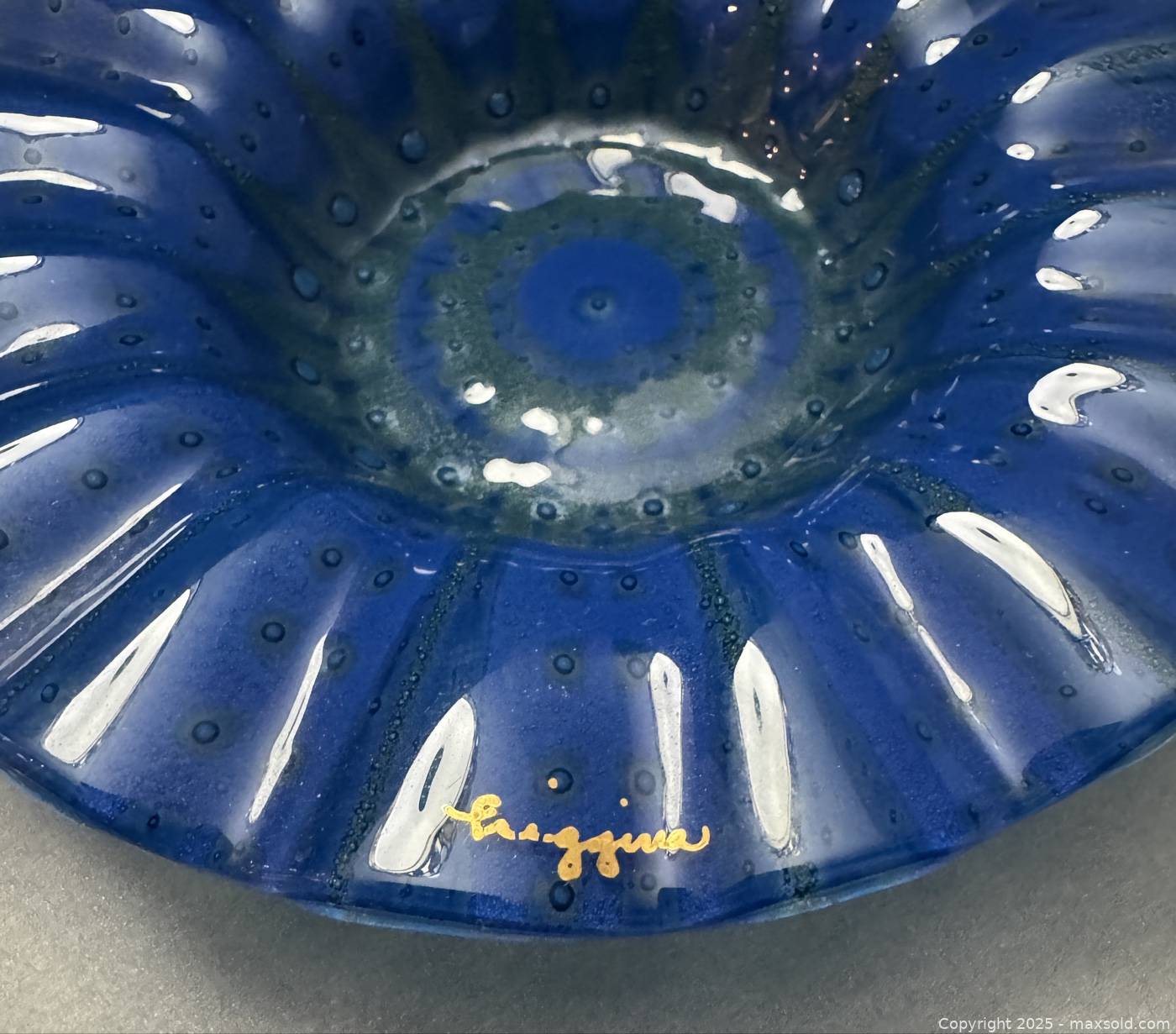 Higgins blue ruffled glass bowl | Maxsold