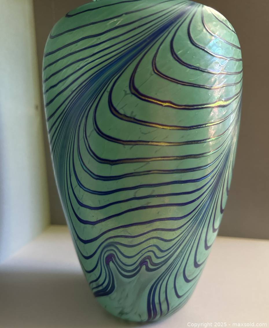 Robert Held signed iridescent art glass vase | Maxsold