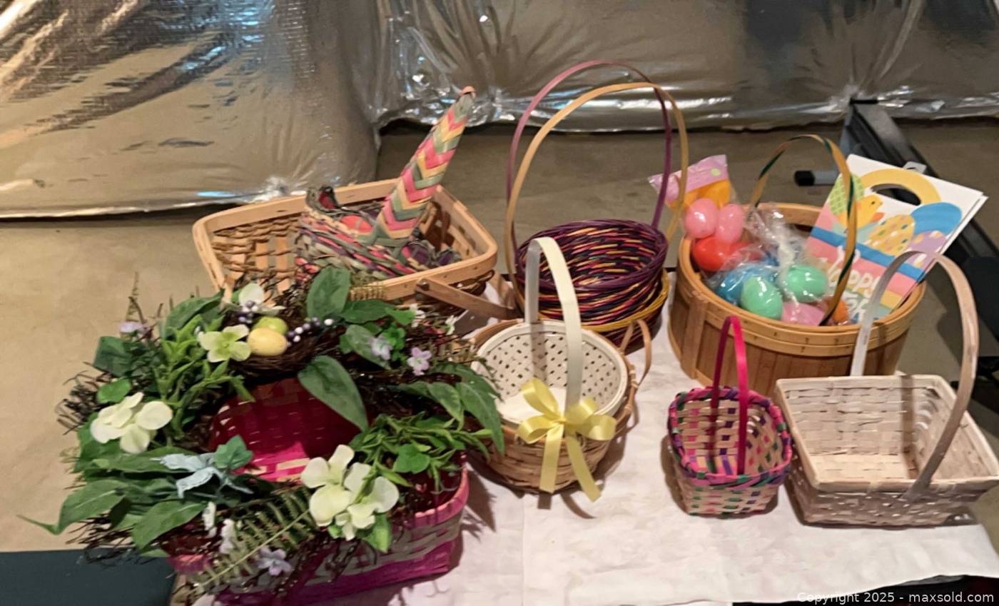 Assorted Easter Baskets & Spring Decor Lot | Maxsold