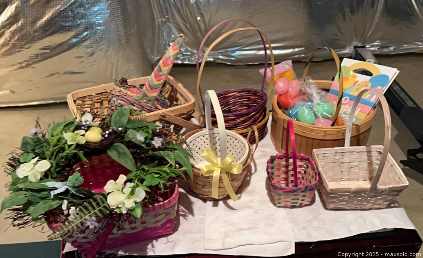 Assorted Easter Baskets & Spring Decor Lot | Maxsold